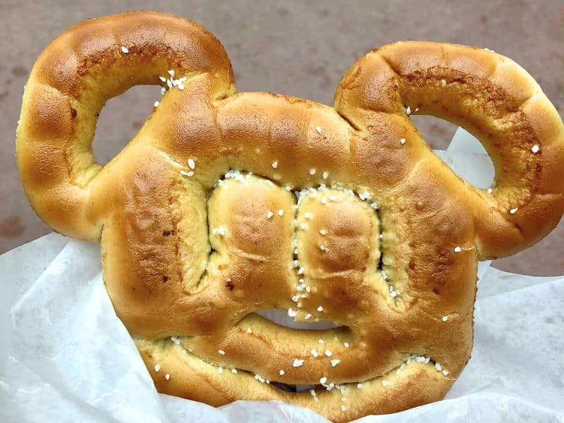 10 Walt Disney World Snacks That Are Worth the Hype - Explore With ...